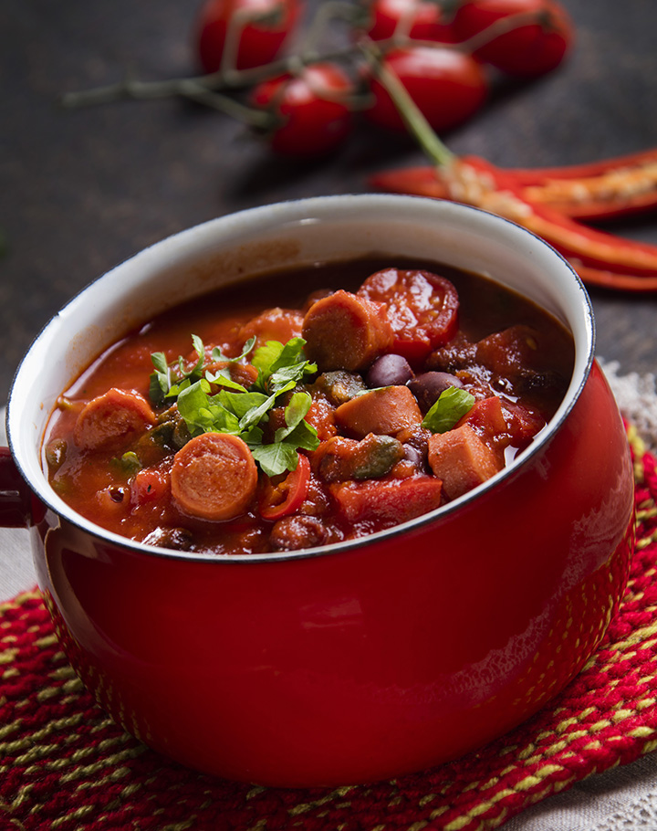 Punainen nakkikeitto - Atria